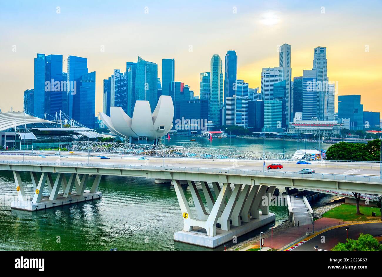 Helix bridge singapore sunset hi-res stock photography and images - Alamy