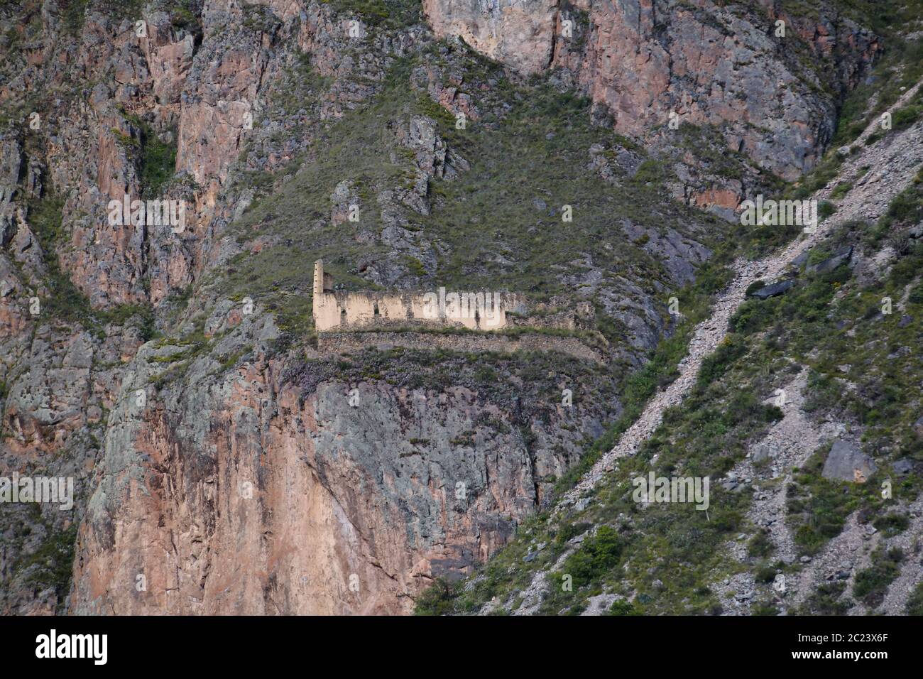 Pinkuylluna, Inca storehouses at Ollantaytambo archaeological site ...