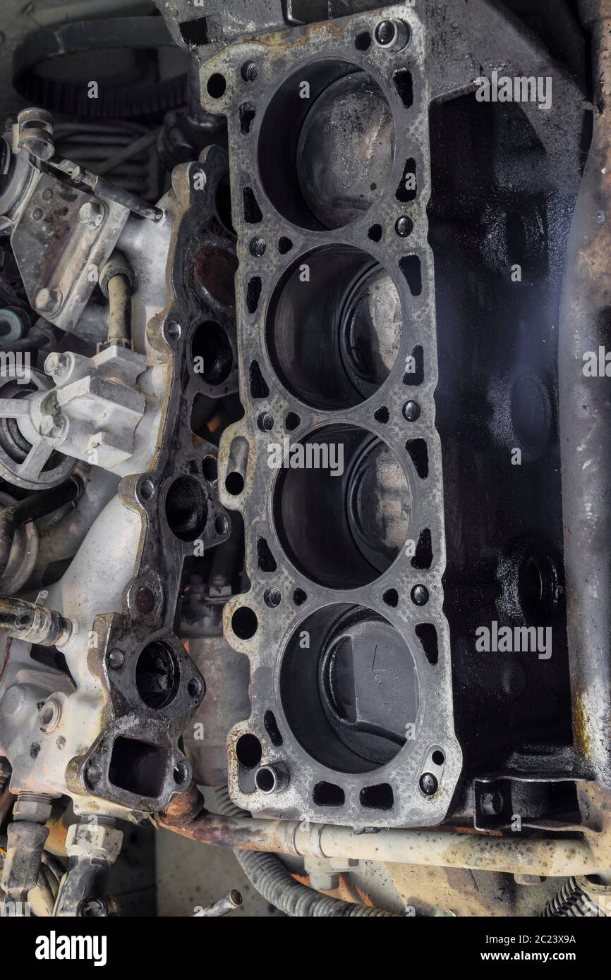 Assemble car parts hi-res stock photography and images - Alamy