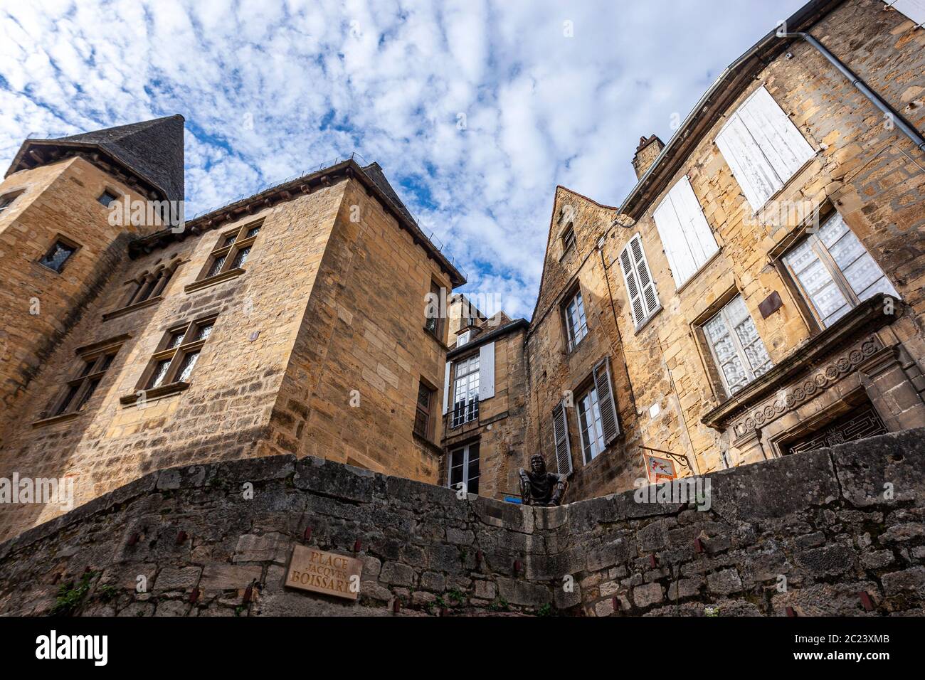 Le Badaud de Sarlat - "The onlooker" , A bronze statue by Gerard Auliac ...