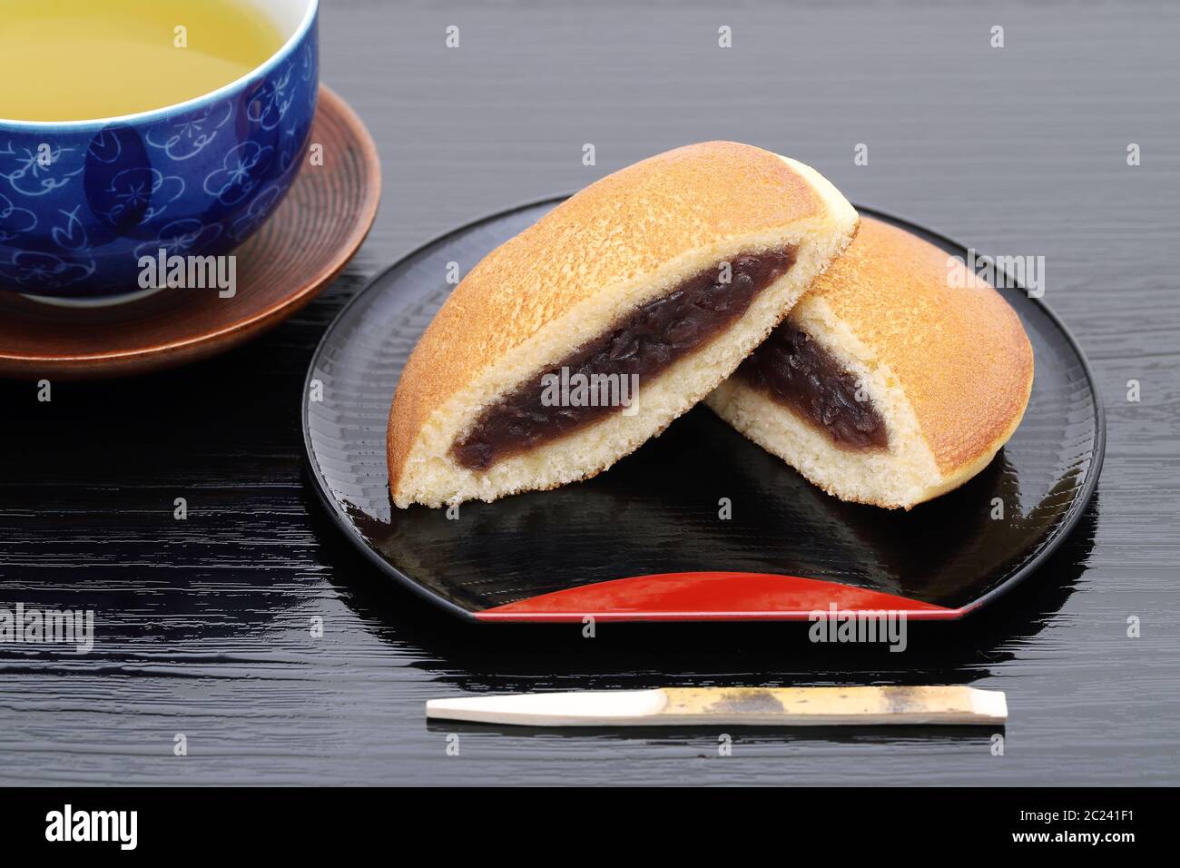 Anko bread hi-res stock photography and images - Alamy