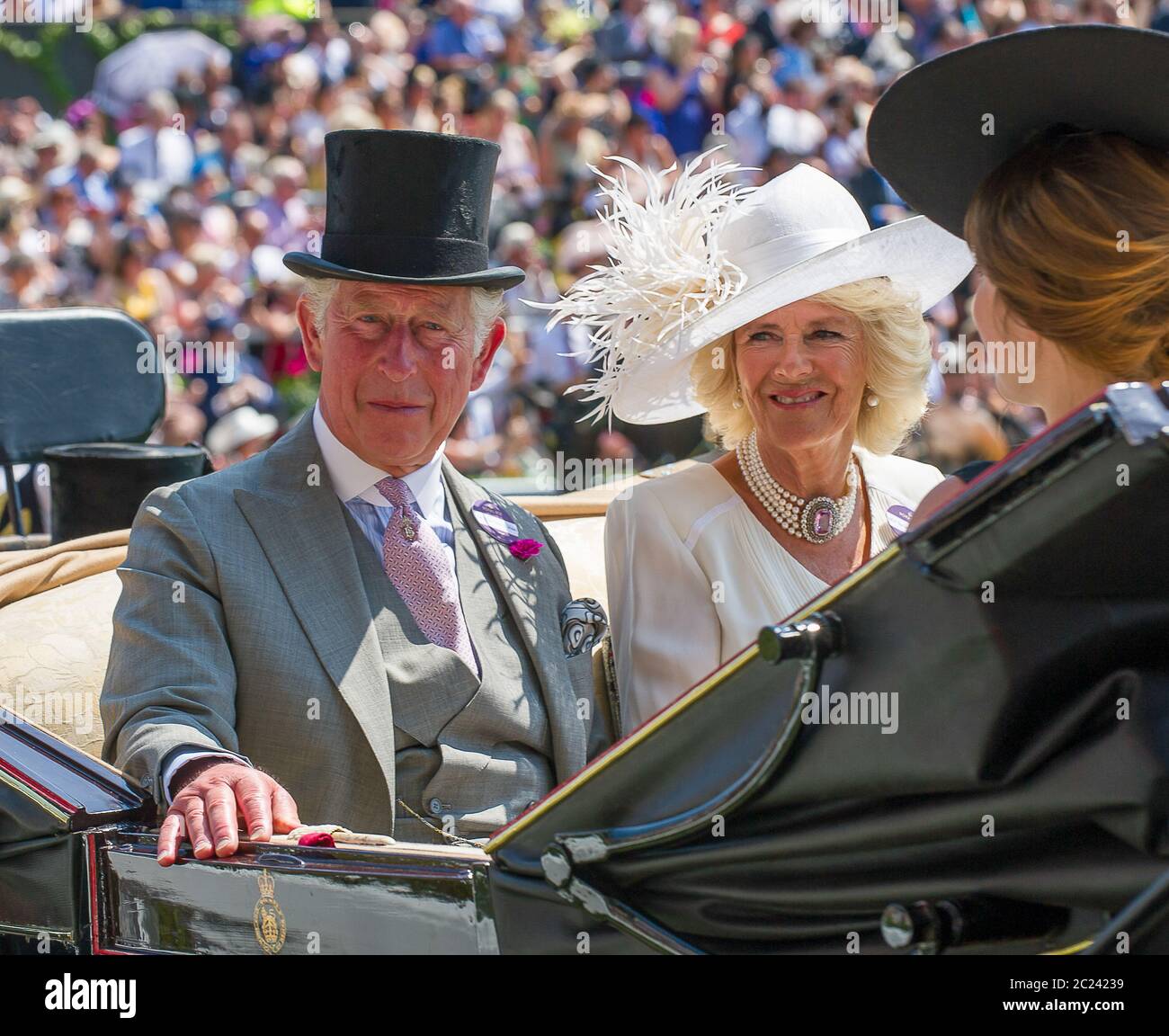 Racegoers arrive at royal ascot by horse and carriage hi-res stock ...