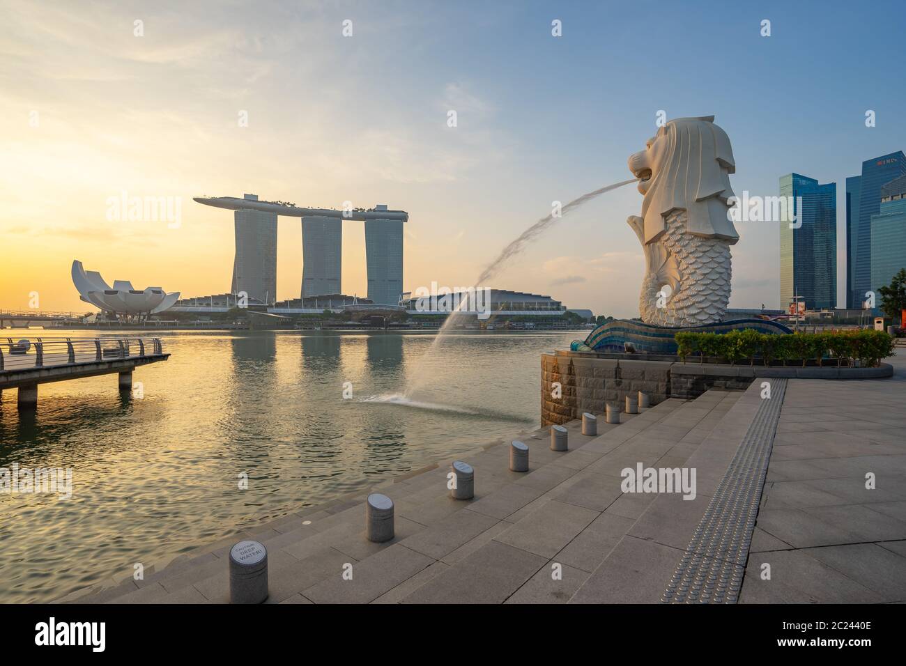 Singapore merlion park in hi-res stock photography and images - Alamy