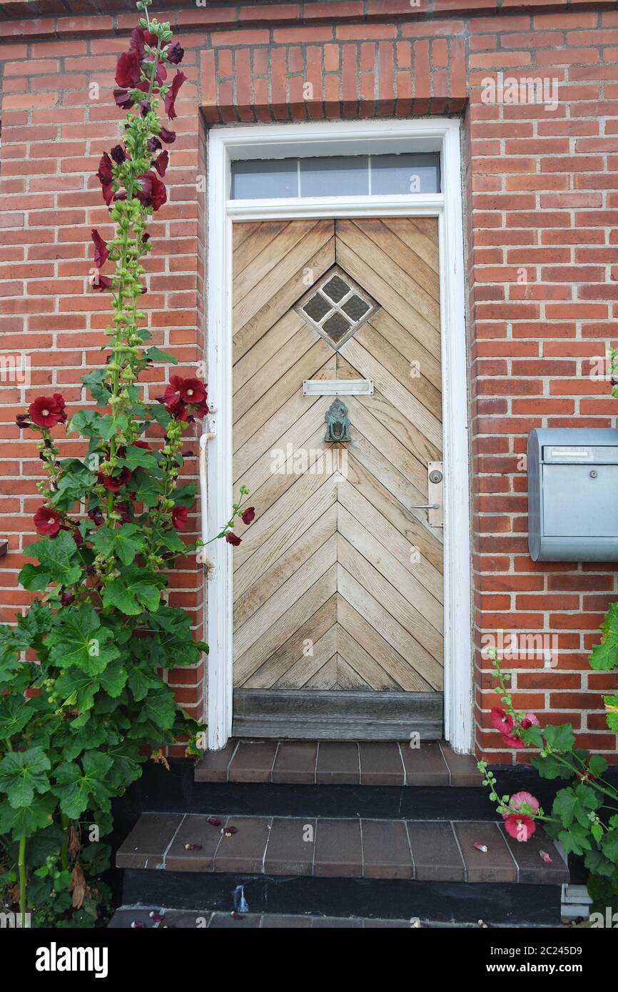 Hauseingang hi-res stock photography and images - Alamy