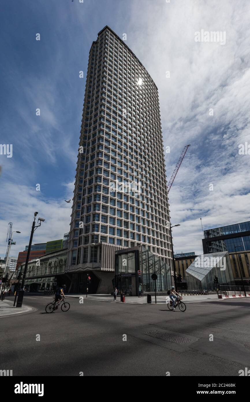 Center point building london hi-res stock photography and images - Alamy