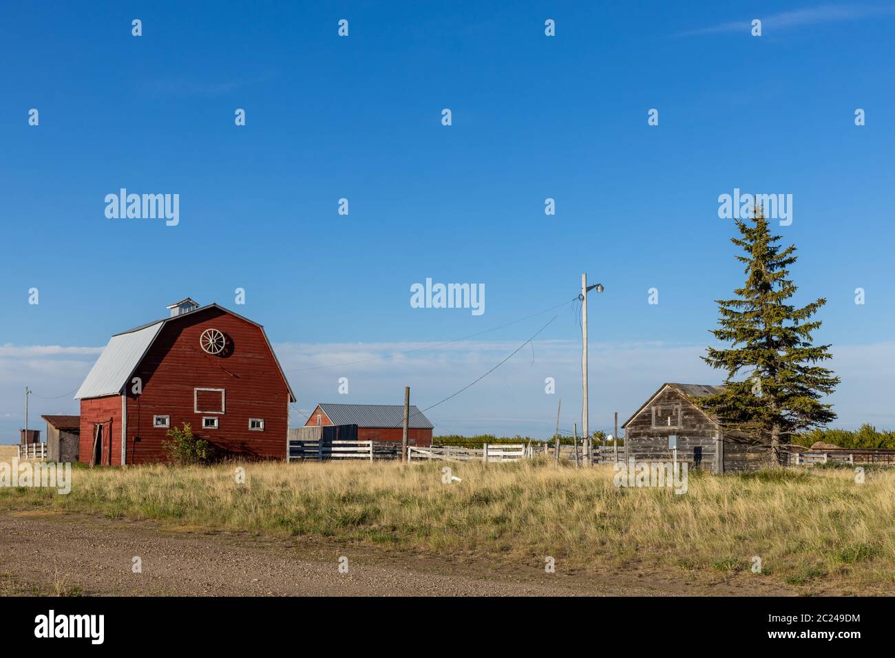 Old abandoned farm house sunset hi-res stock photography and images - Alamy