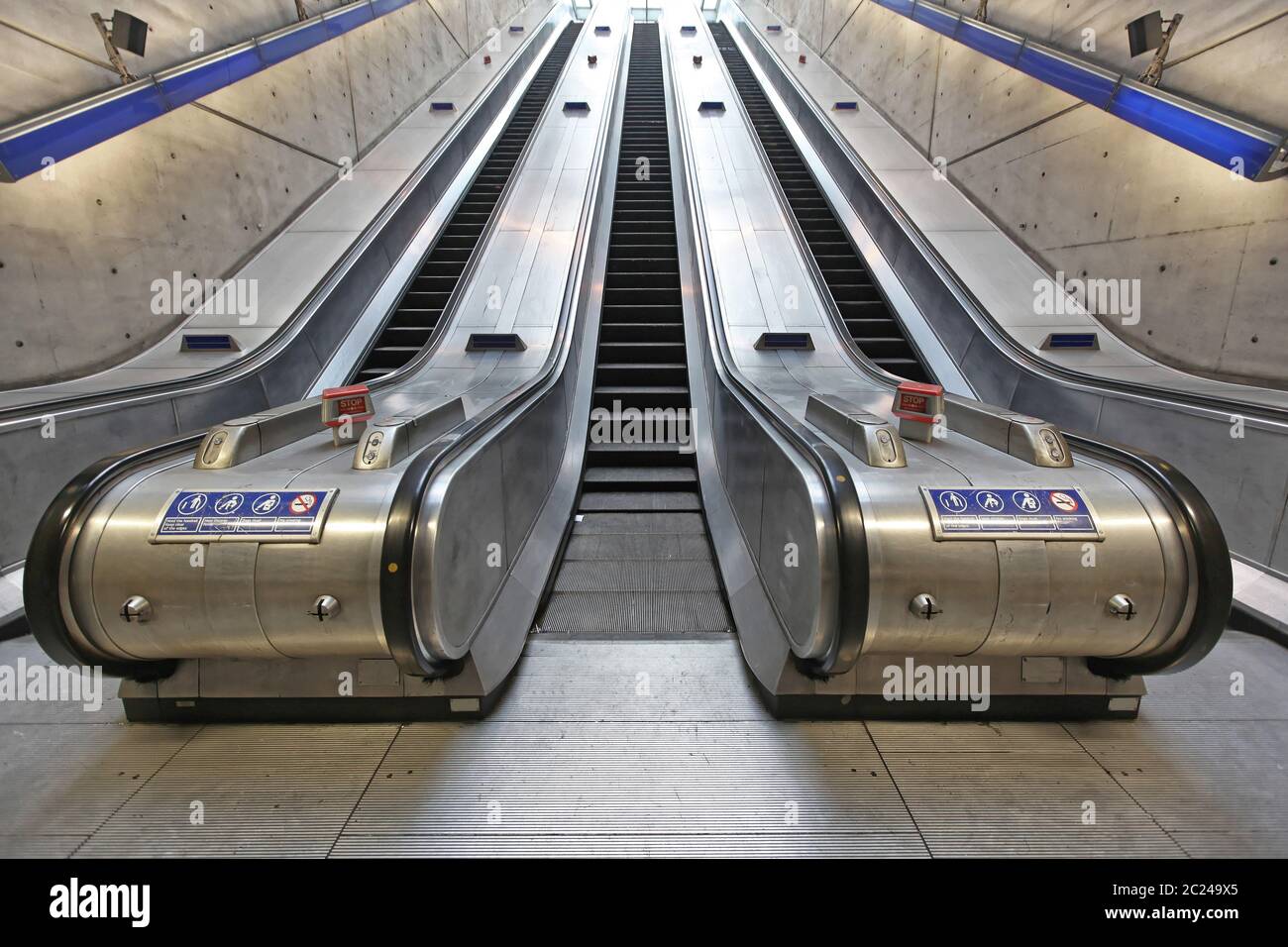 Three Escalators Conveyor in Subway Train Station Underground Stock ...
