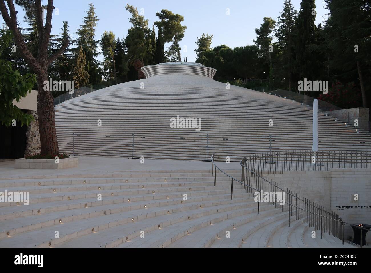 Memorial hall of israels fallen hi-res stock photography and images - Alamy