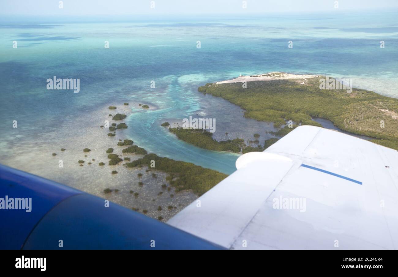 Tropical island from above hi-res stock photography and images - Alamy