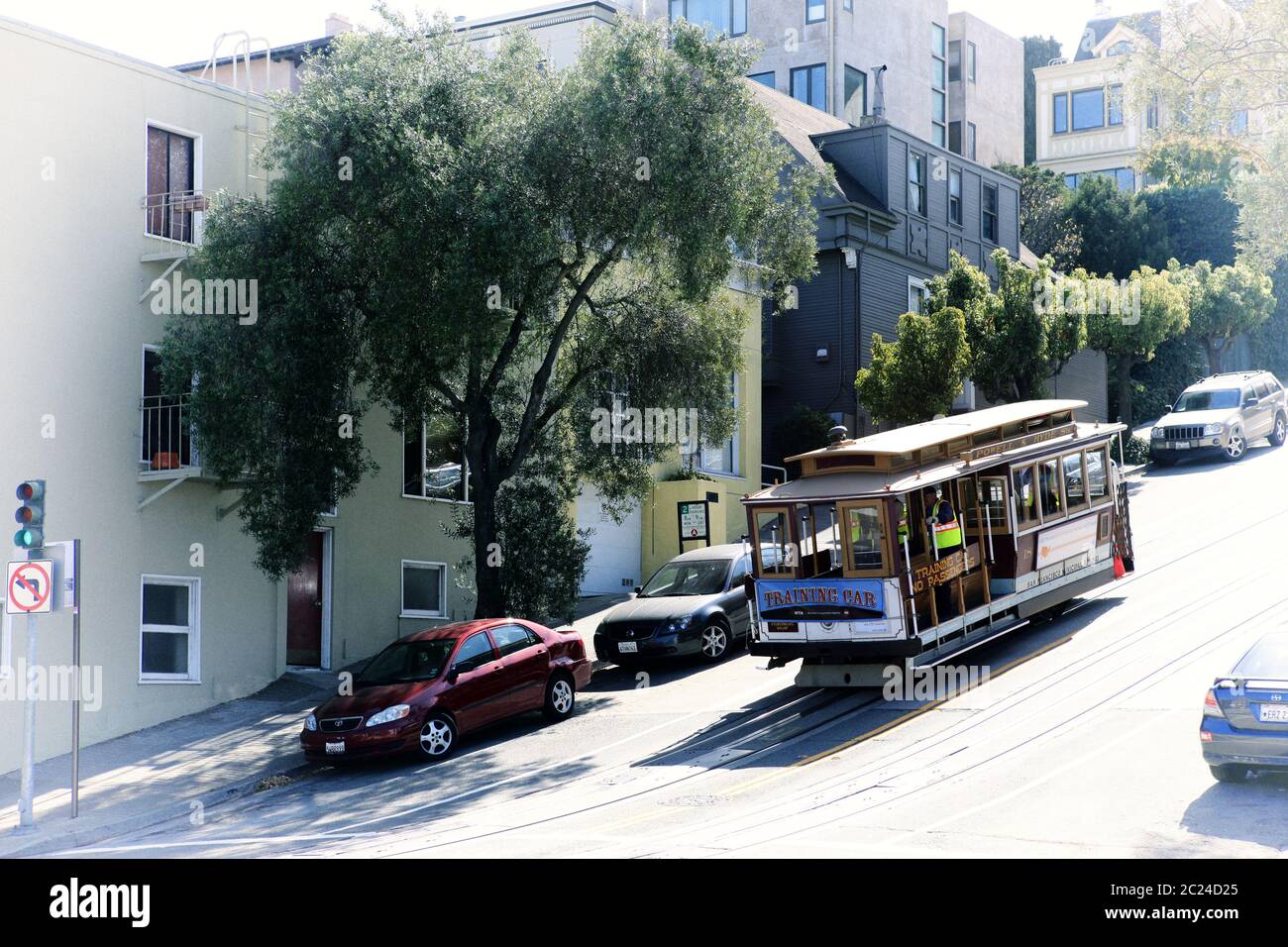 Historic San Francisco Cable Car on famous California Street at morning ...