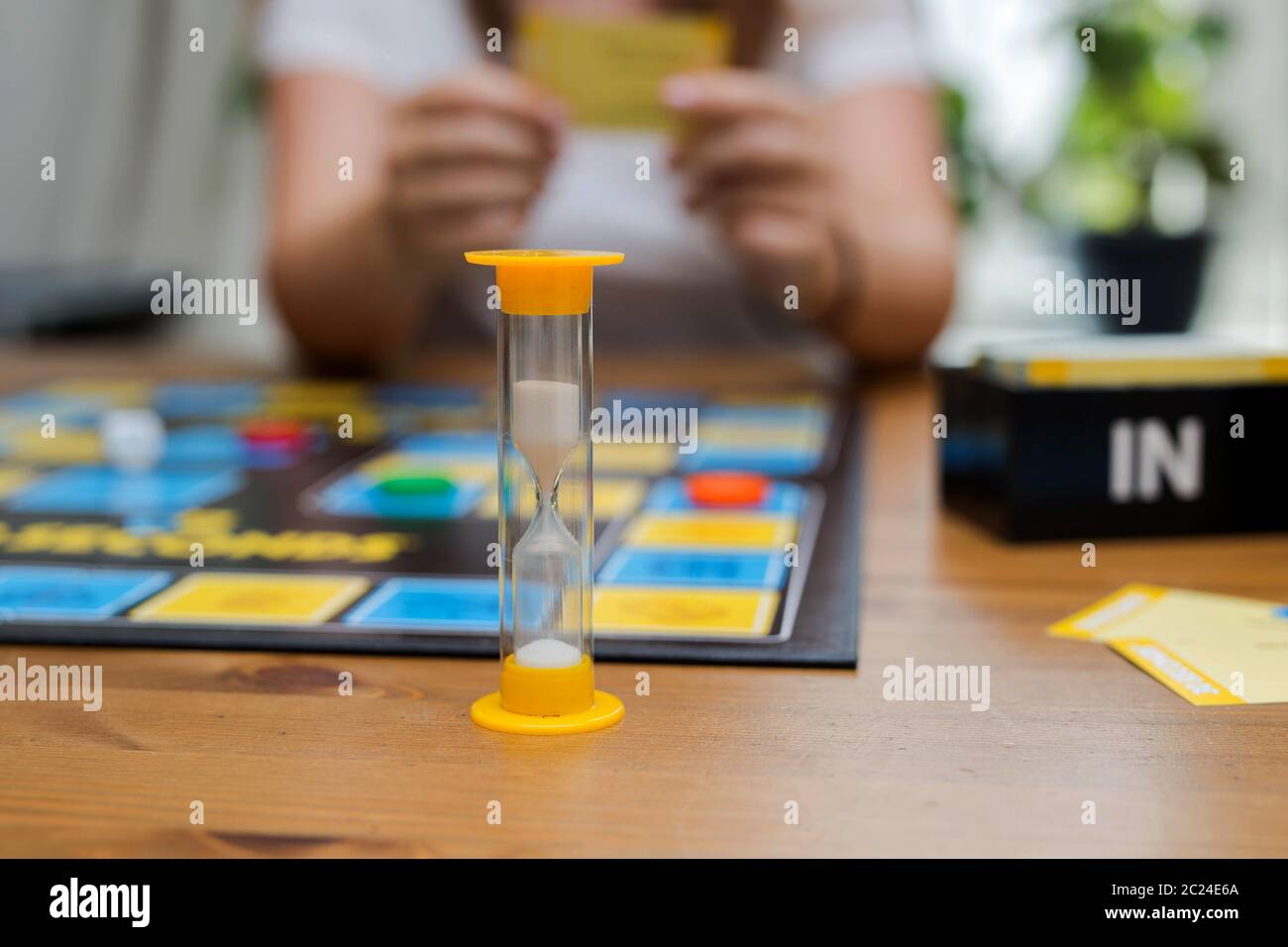 30 seconds board game, very fast party game, play in teams family or ...