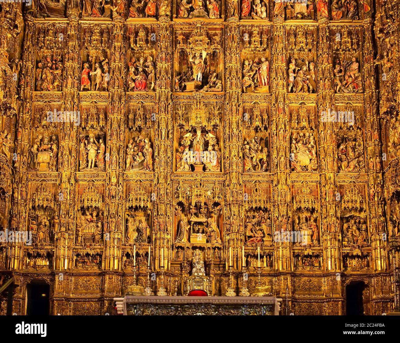 Seville cathedral altar hi-res stock photography and images - Alamy