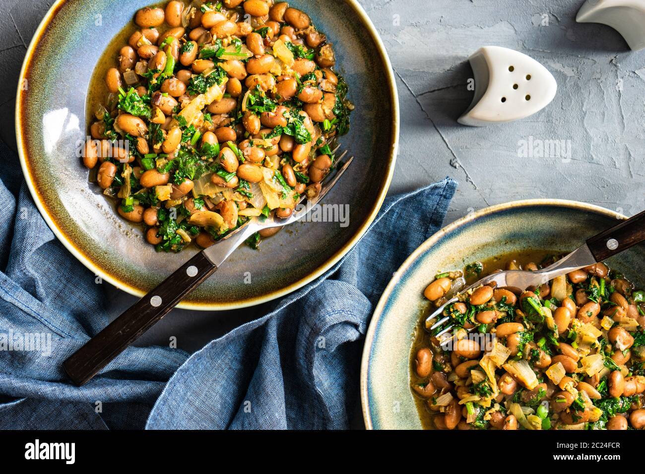 Traditional georgian food lobio Stock Photo - Alamy