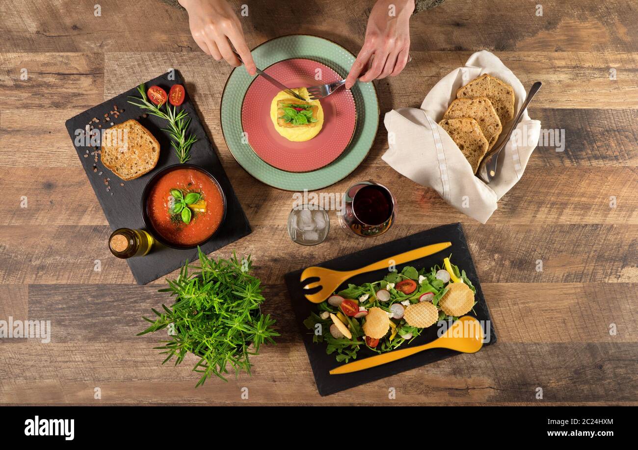 Beautiful dinner hi-res stock photography and images - Alamy