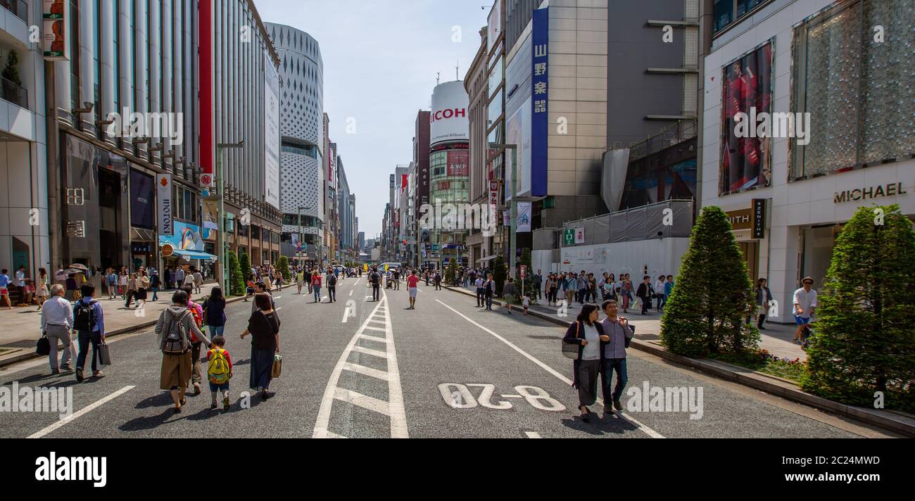 People in Ginza Street, Tokyo, Japan Stock Photo - Alamy