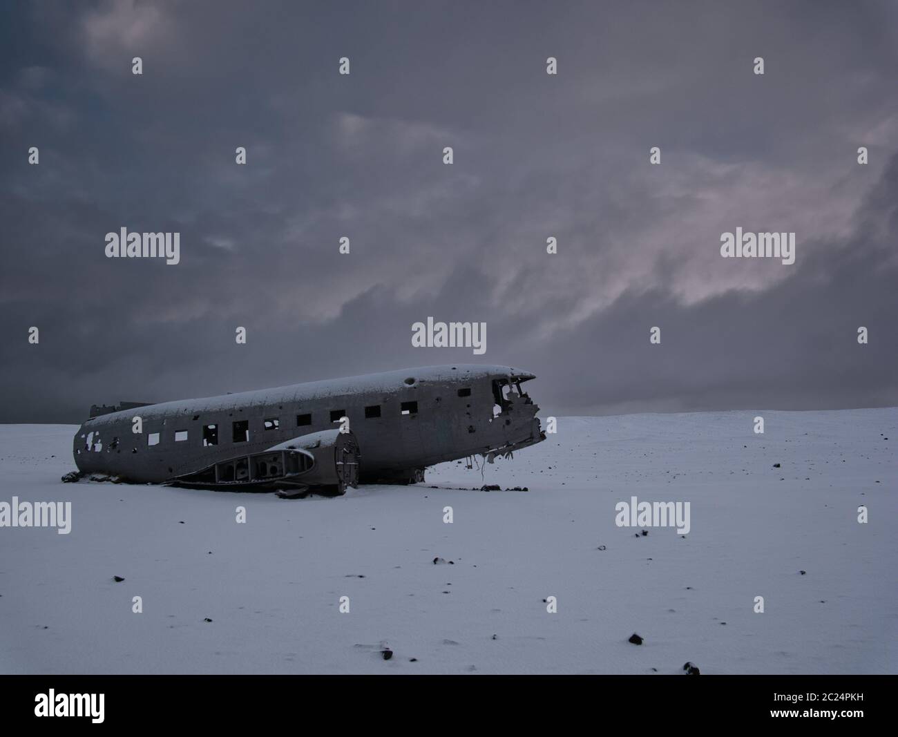 Plane crash landing field hi-res stock photography and images - Alamy