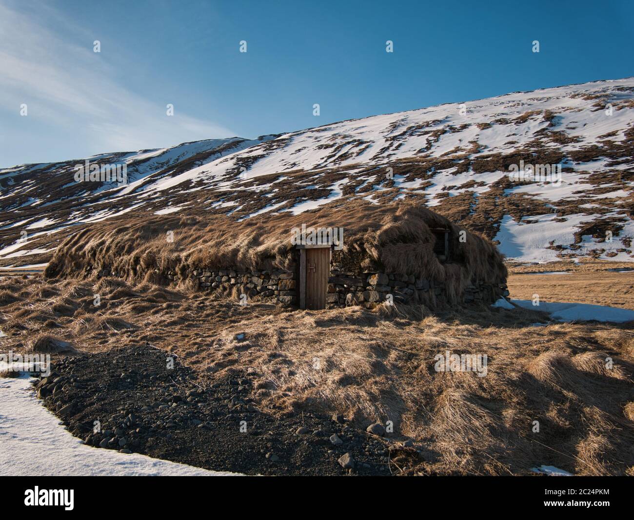 Traditional peat house hi-res stock photography and images - Alamy