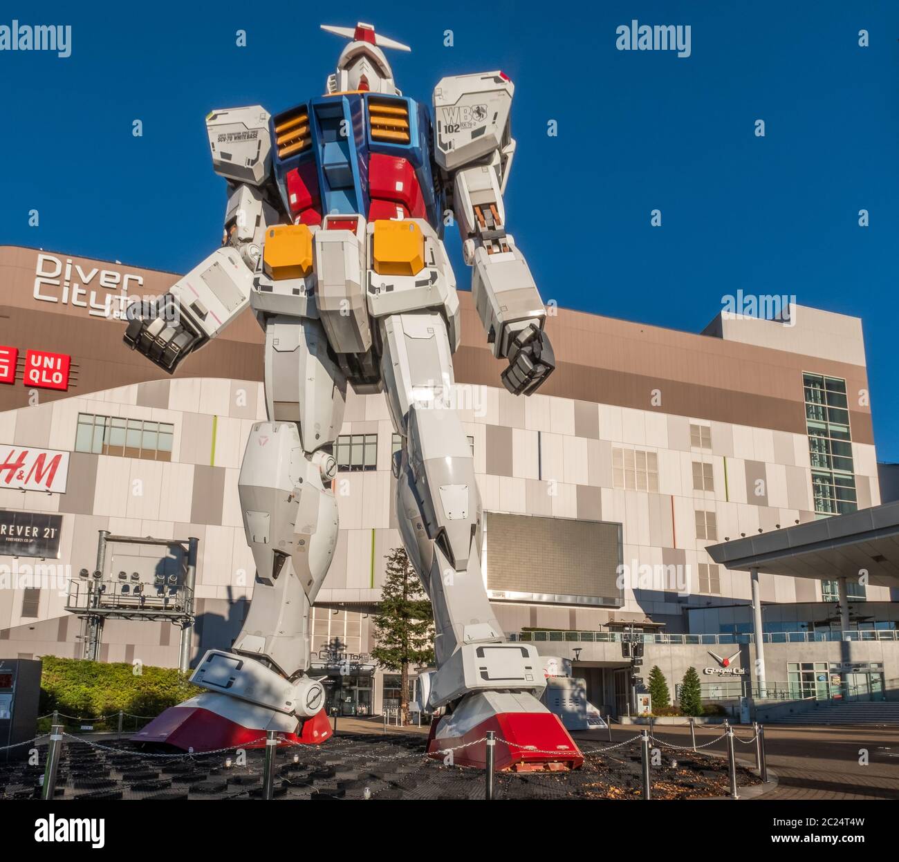 Old life sized Gundam RX78 statue in Odaiba, Tokyo, Japan Stock Photo ...