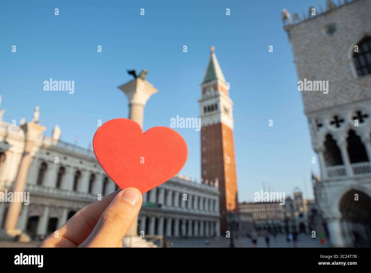 Red saint mark's basilica hi-res stock photography and images - Alamy