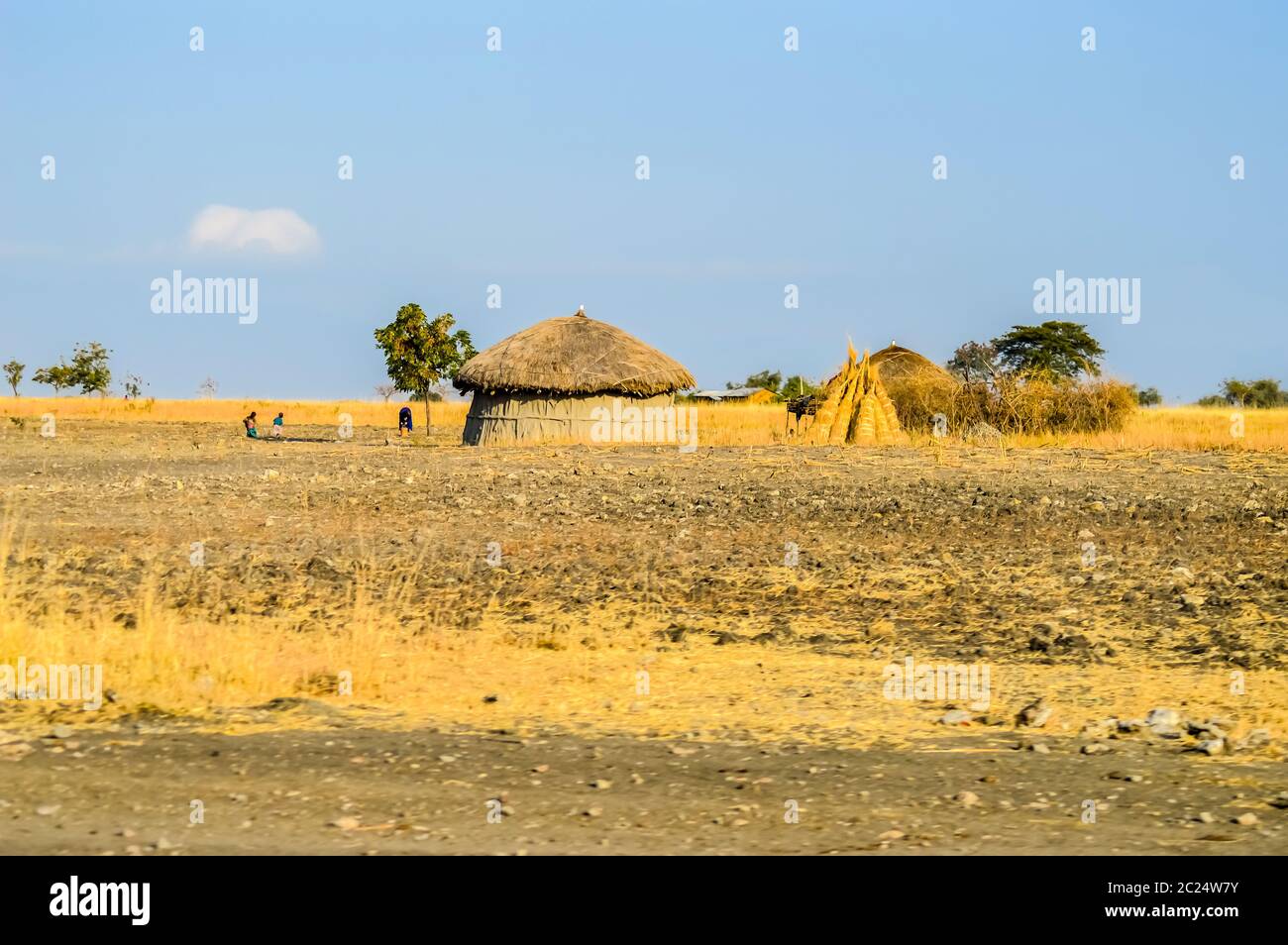 Traditional tribal hut of Kenya people. massai mara of Kenya, Nairobi ...