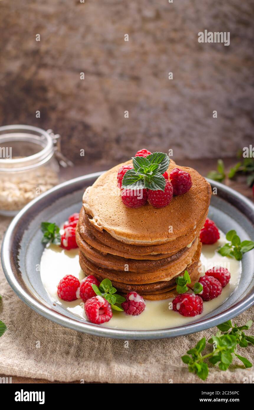 Fresh and delish hi-res stock photography and images - Alamy