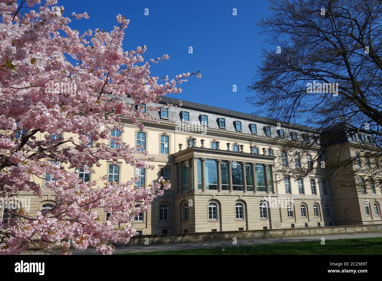 Leine castle hanover hi-res stock photography and images - Alamy