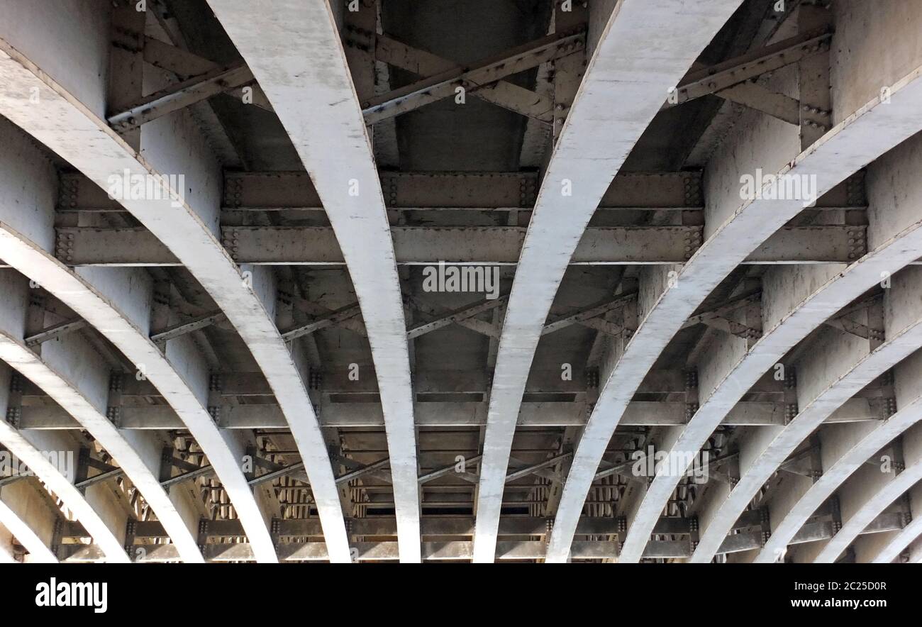Steel beams girders hi-res stock photography and images - Alamy