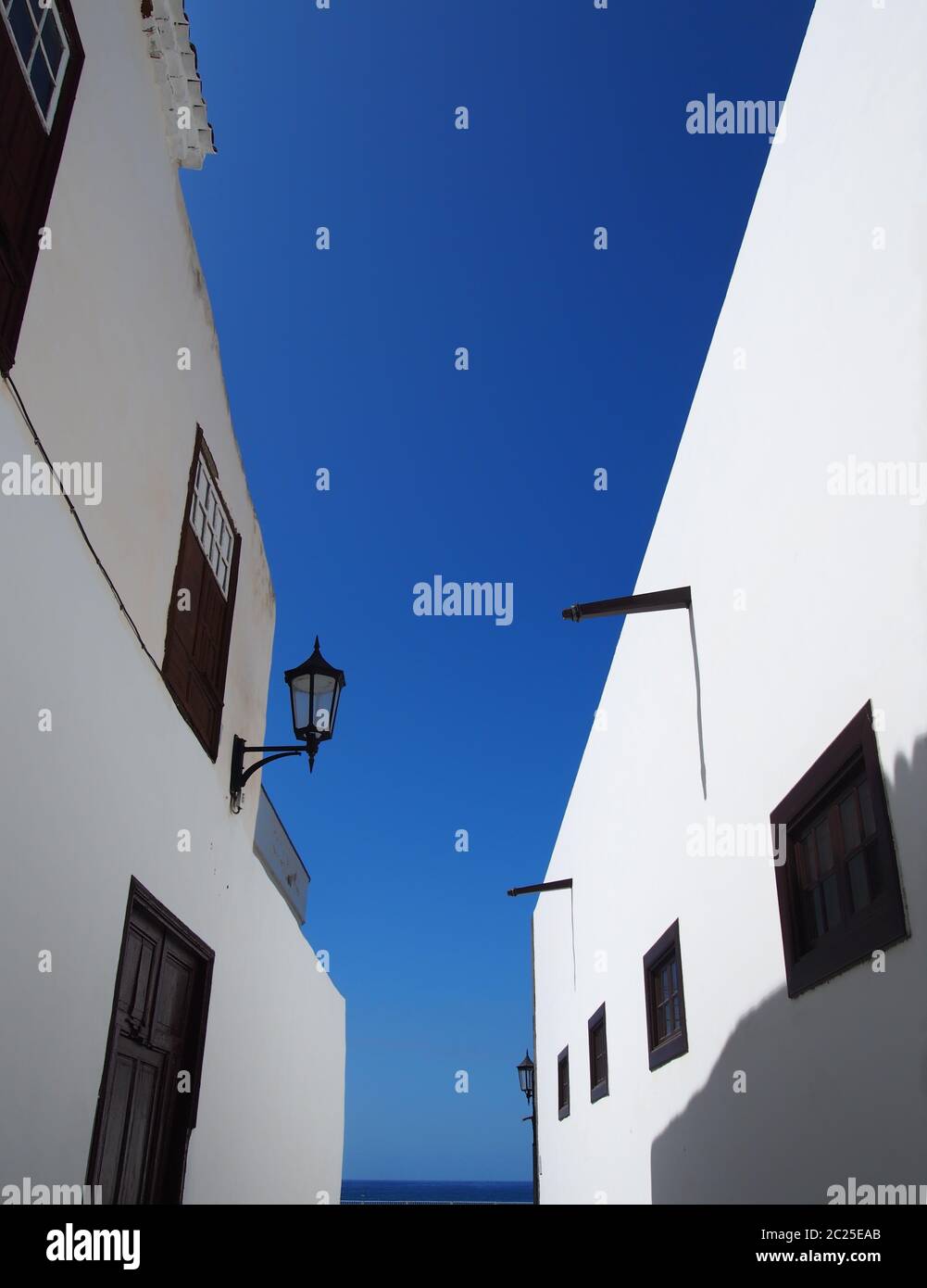 Perspective street view hi-res stock photography and images - Alamy
