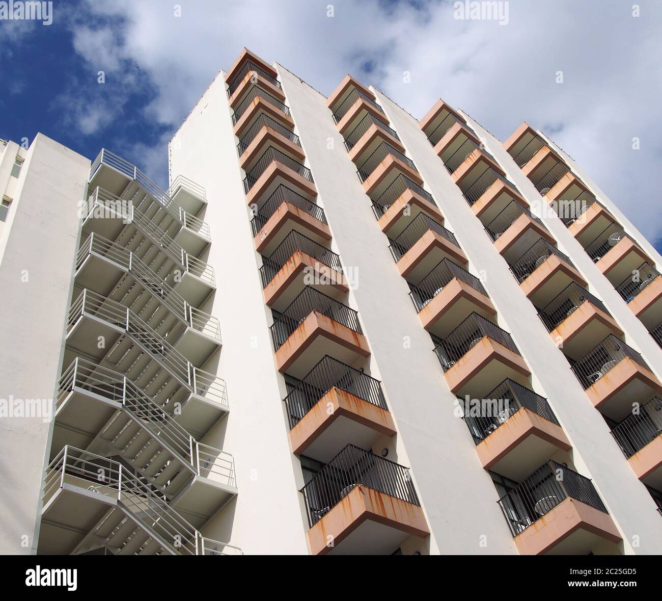 Apartment building exterior steps hi-res stock photography and images ...