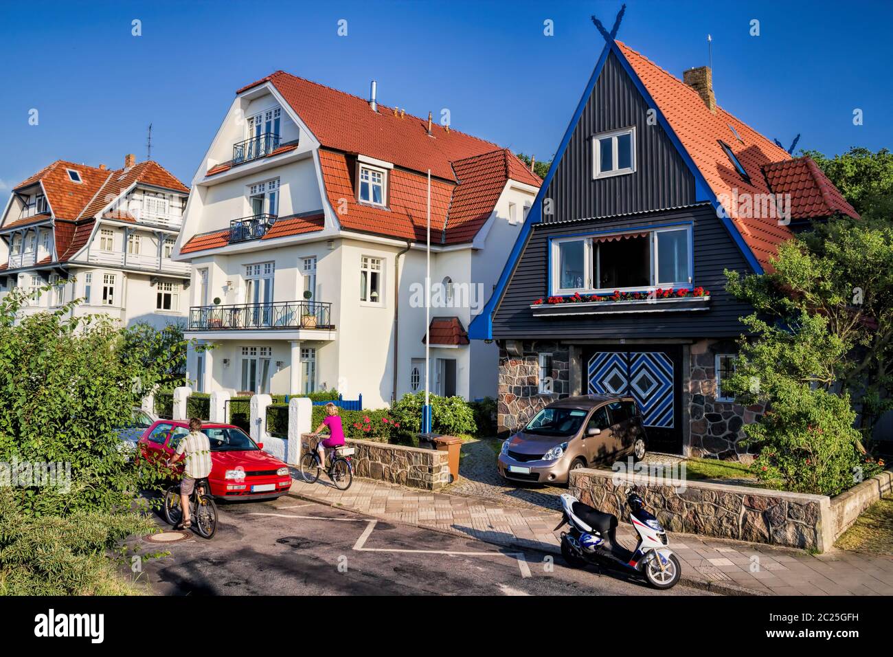 Residence garage not house hi-res stock photography and images - Alamy