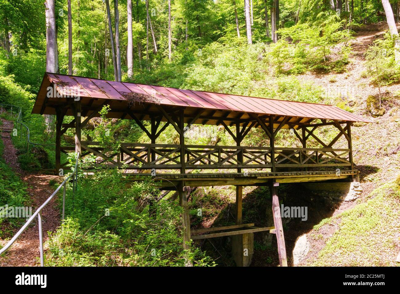 Timber truss bridge hi-res stock photography and images - Alamy