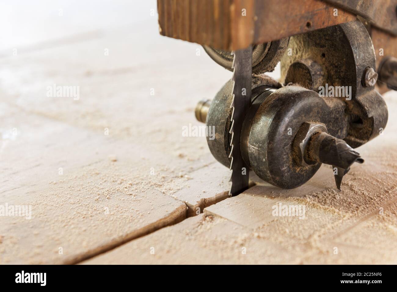 saw blade guide Stock Photo - Alamy