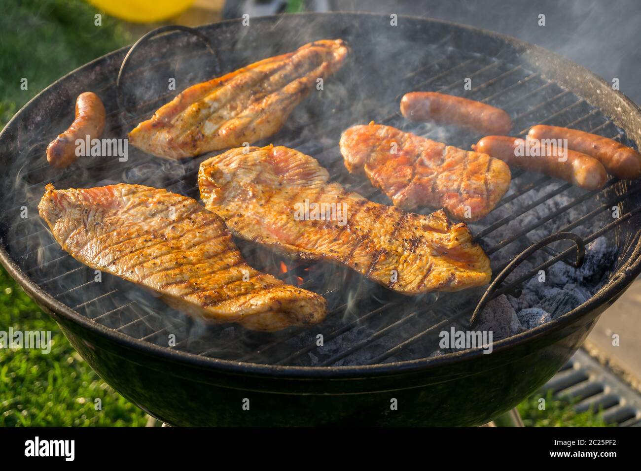 Ball grill hi-res stock photography and images - Alamy