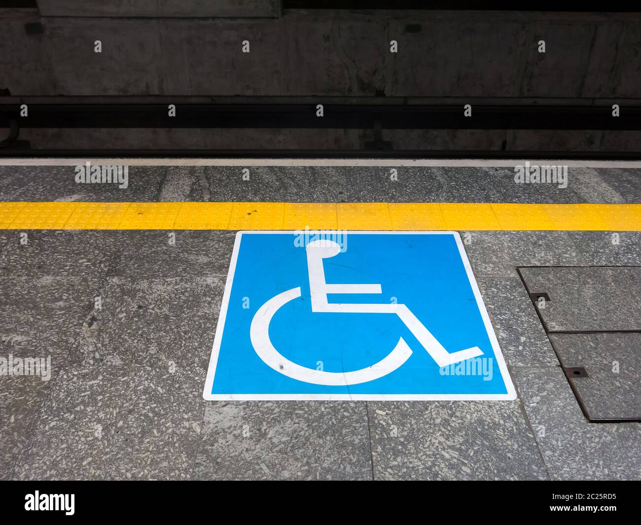 International symbol of access hi-res stock photography and images - Alamy