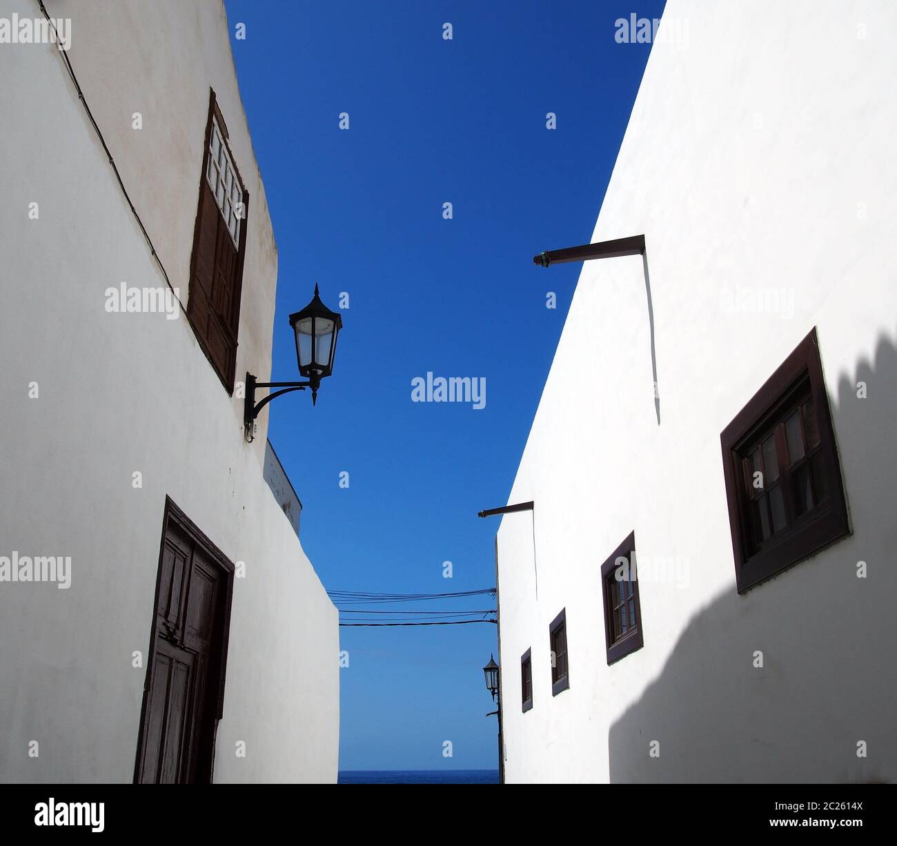 Perspective street view hi-res stock photography and images - Alamy
