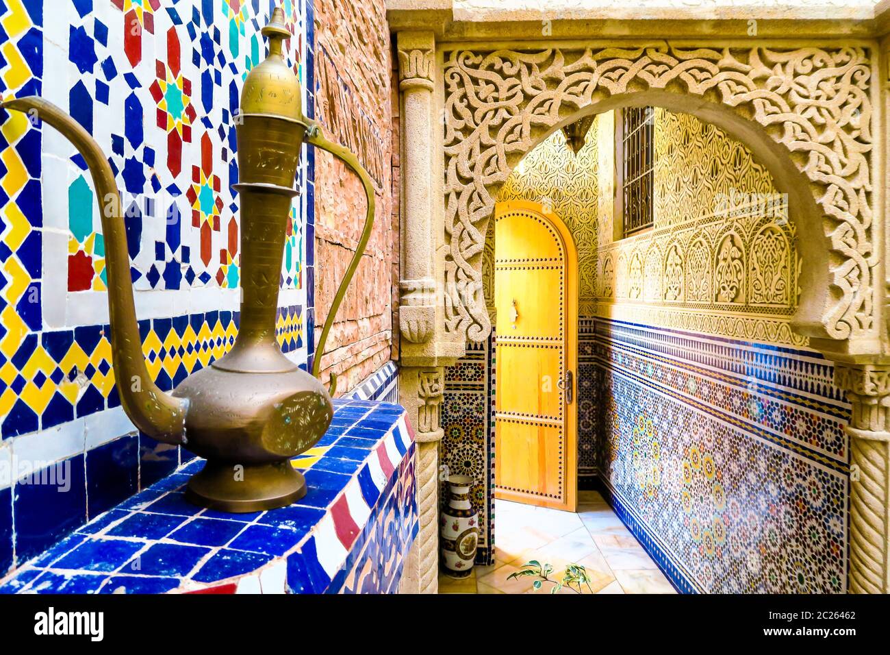 Riad entrance hi-res stock photography and images - Alamy