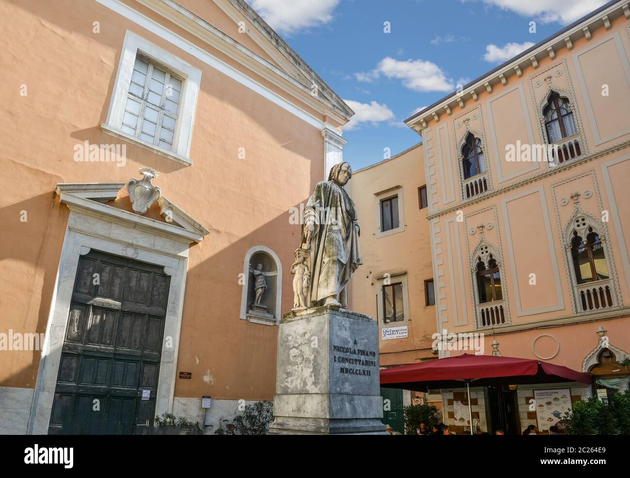 Pisa italy small piazza hi-res stock photography and images - Alamy