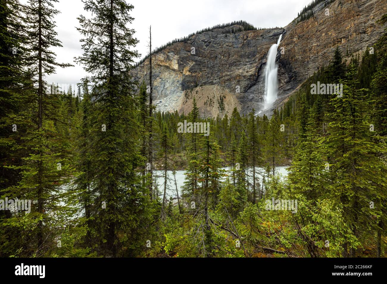 Waterfall in yoho national park High Resolution Stock Photography and ...