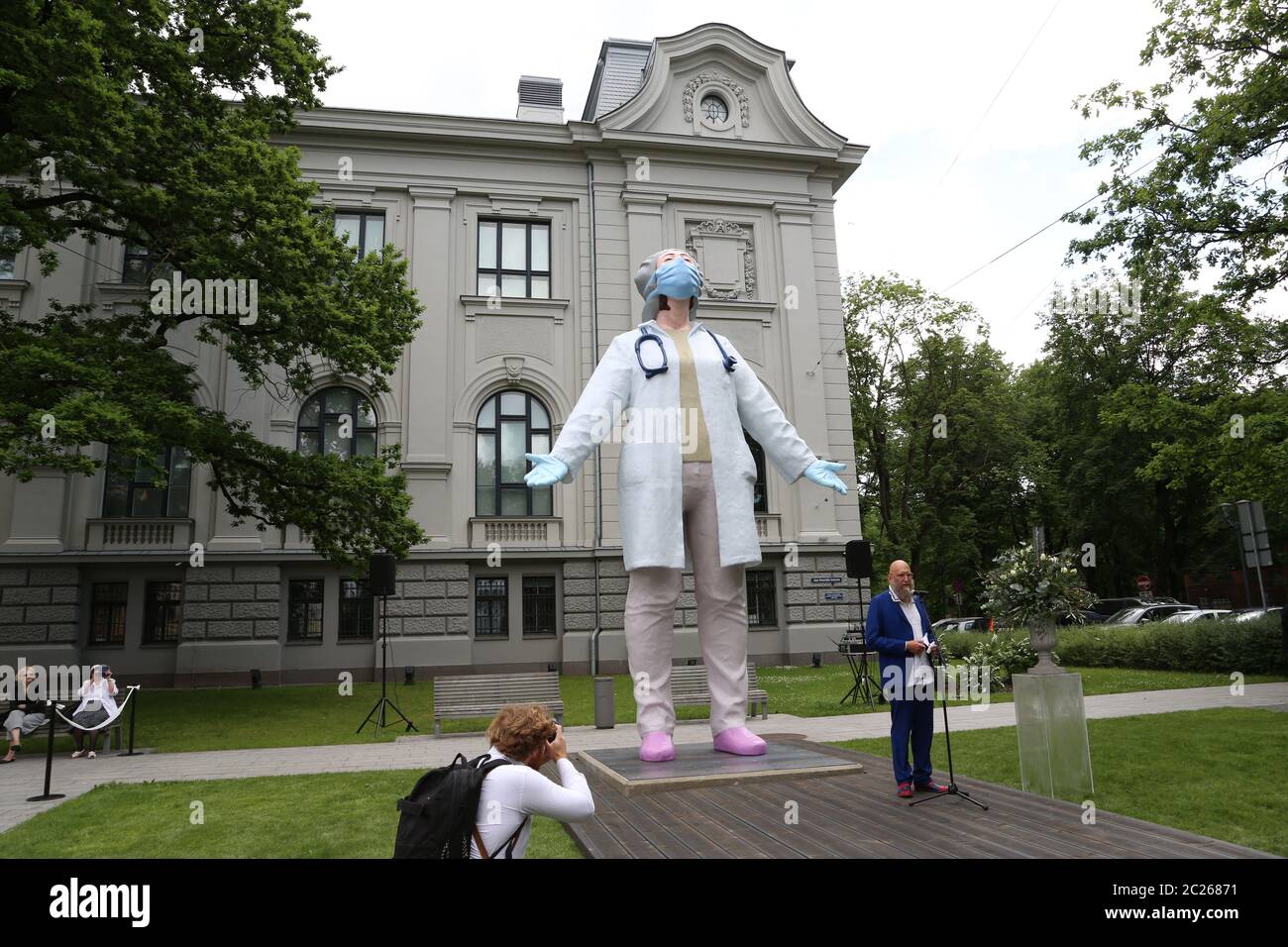 Medics honoured hi-res stock photography and images - Alamy
