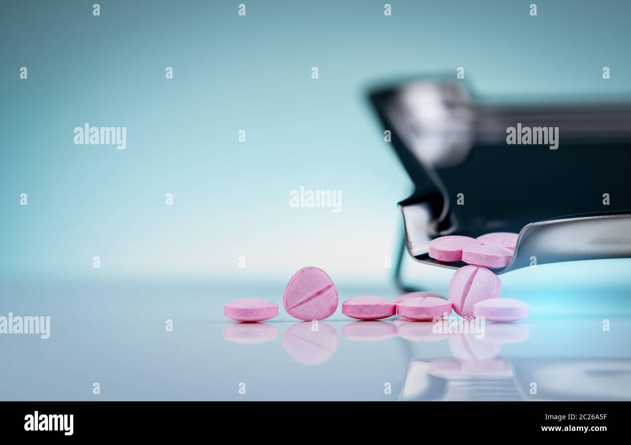 Hospital medication tray hi-res stock photography and images - Alamy