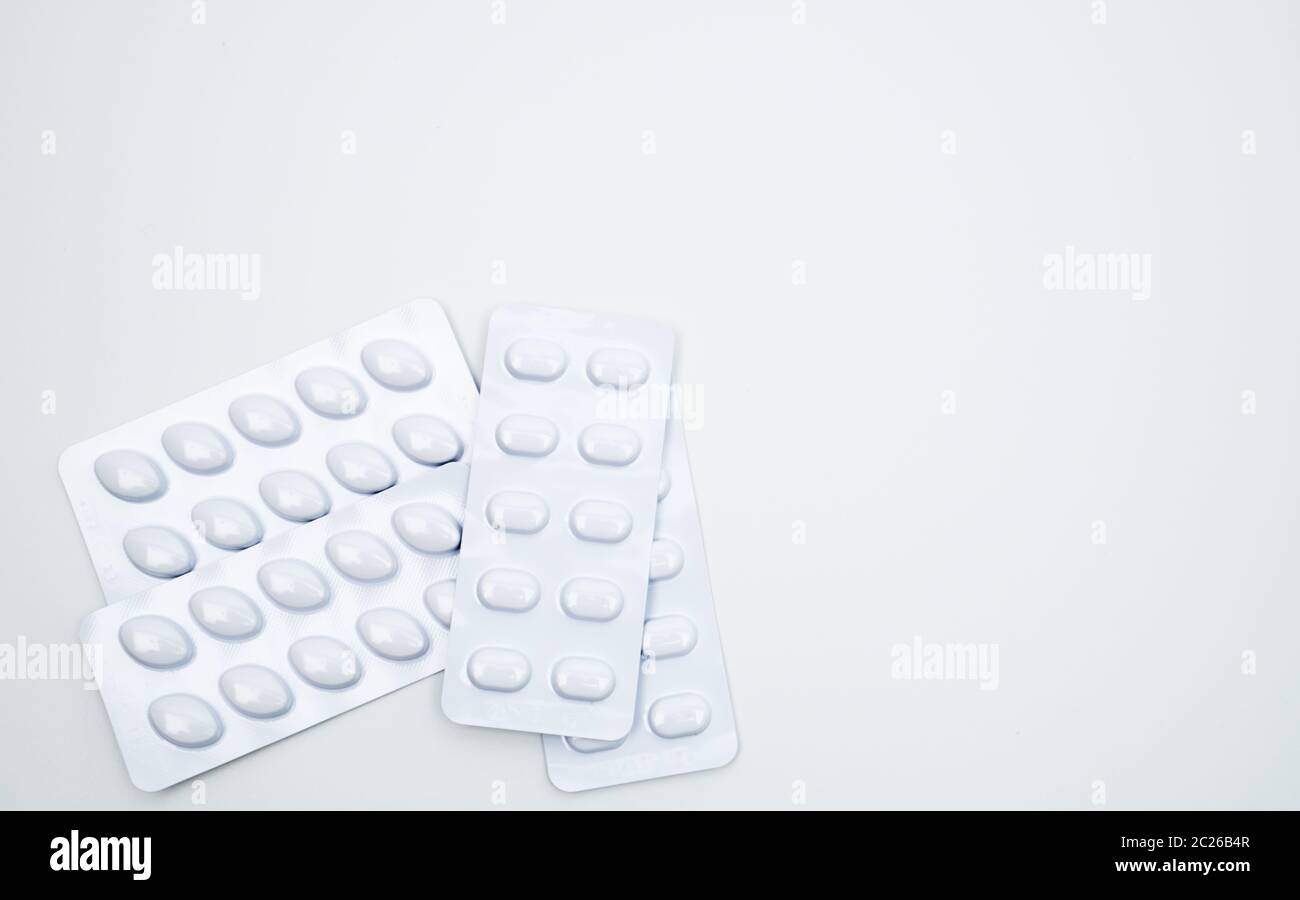 Statins tablets pill in white blister pack for light resistance ...