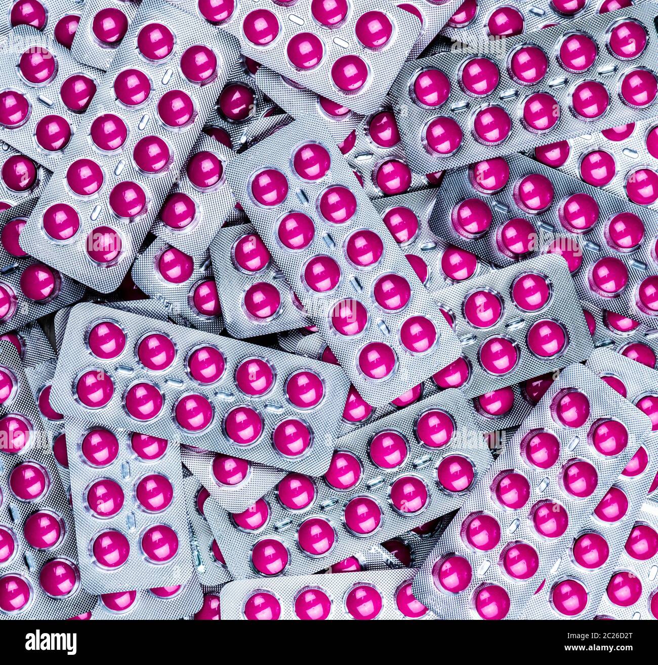 Round pink tablets hi-res stock photography and images - Alamy