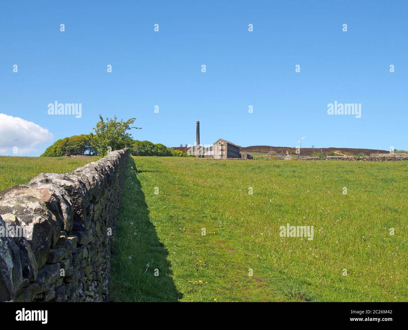 Long stone wall hi-res stock photography and images - Alamy