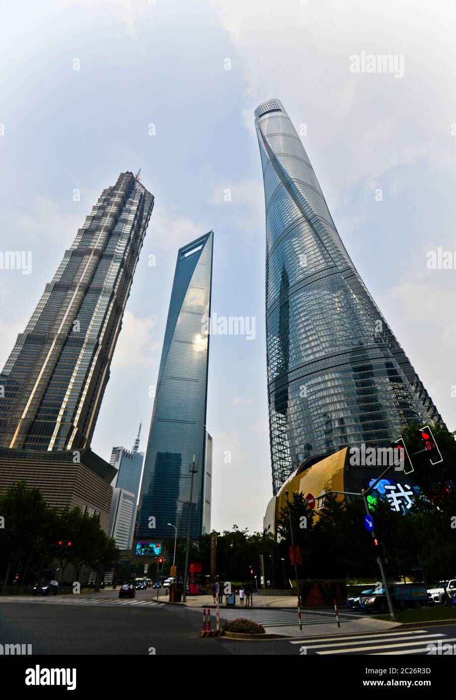 Shanghai supertall skyscrapers in Pudong district: Shanghai Tower ...