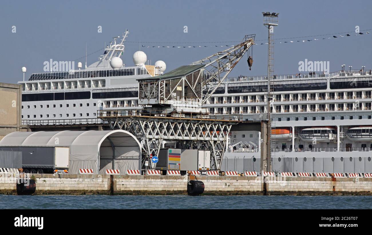 Cruise ship venice harbour hi-res stock photography and images - Alamy