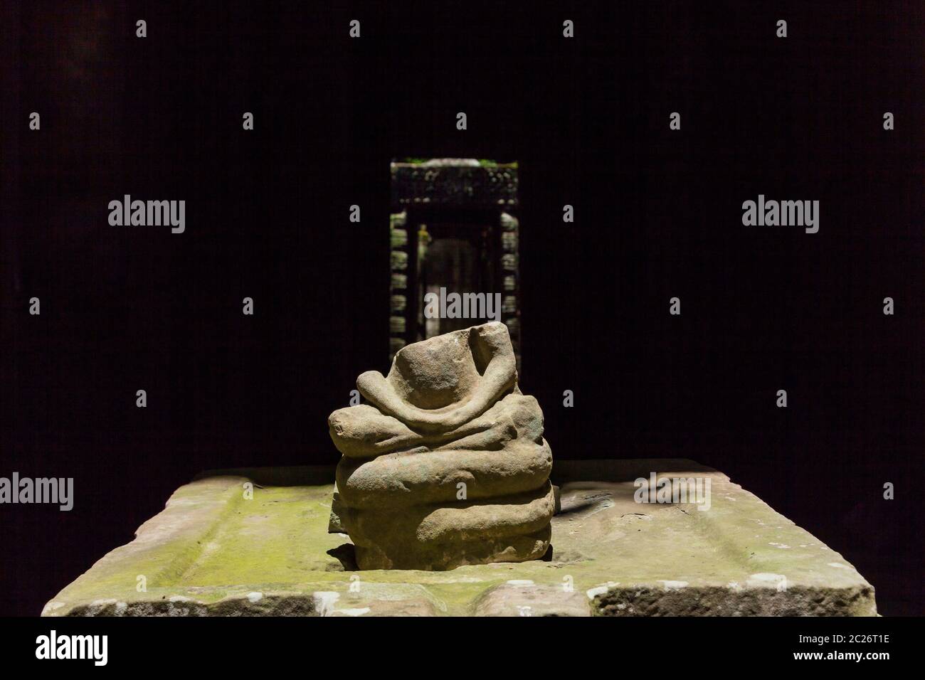 Broken hindu temple hi-res stock photography and images - Alamy