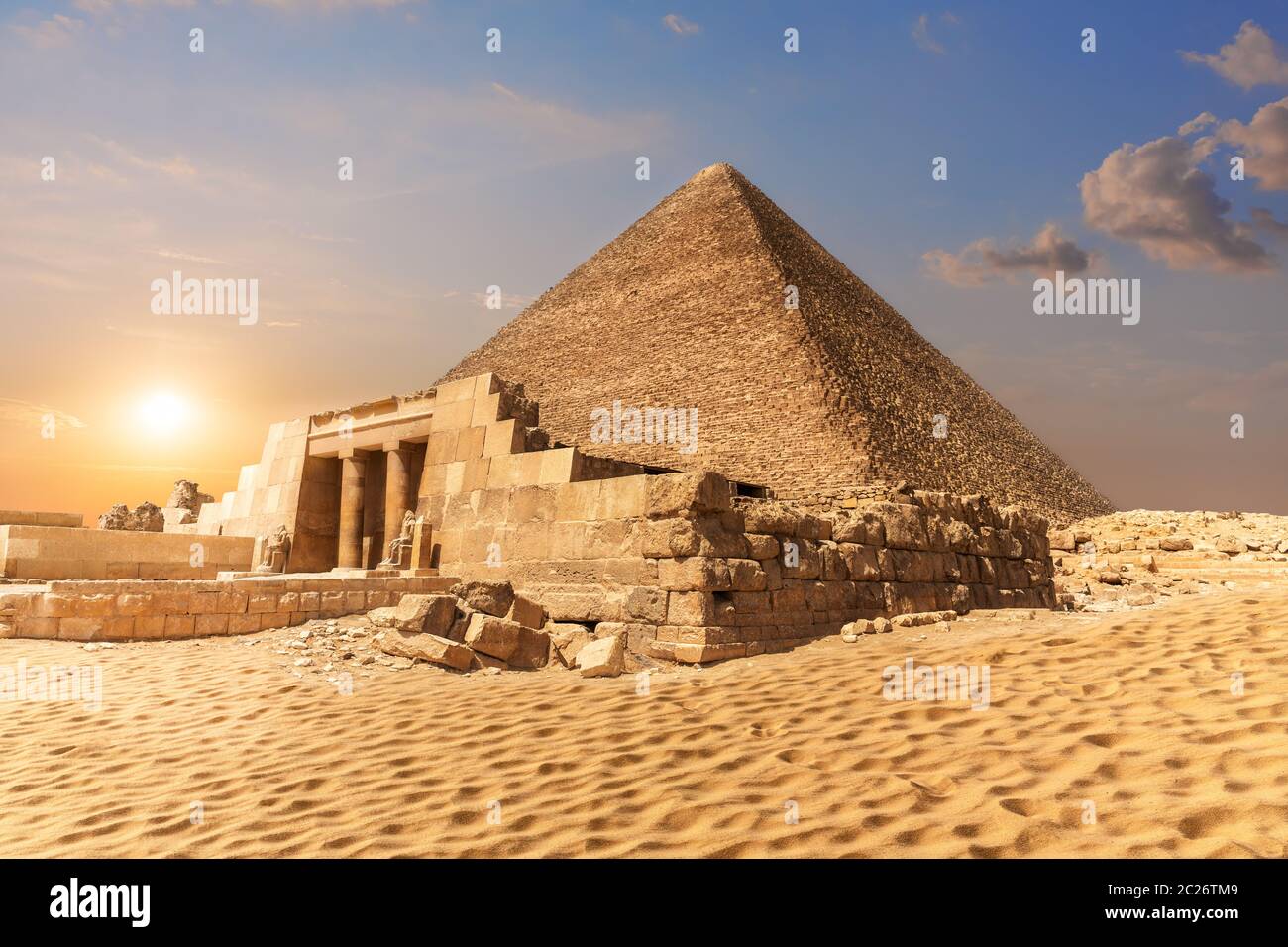 Khufu cheops mortuary temple hi-res stock photography and images - Alamy