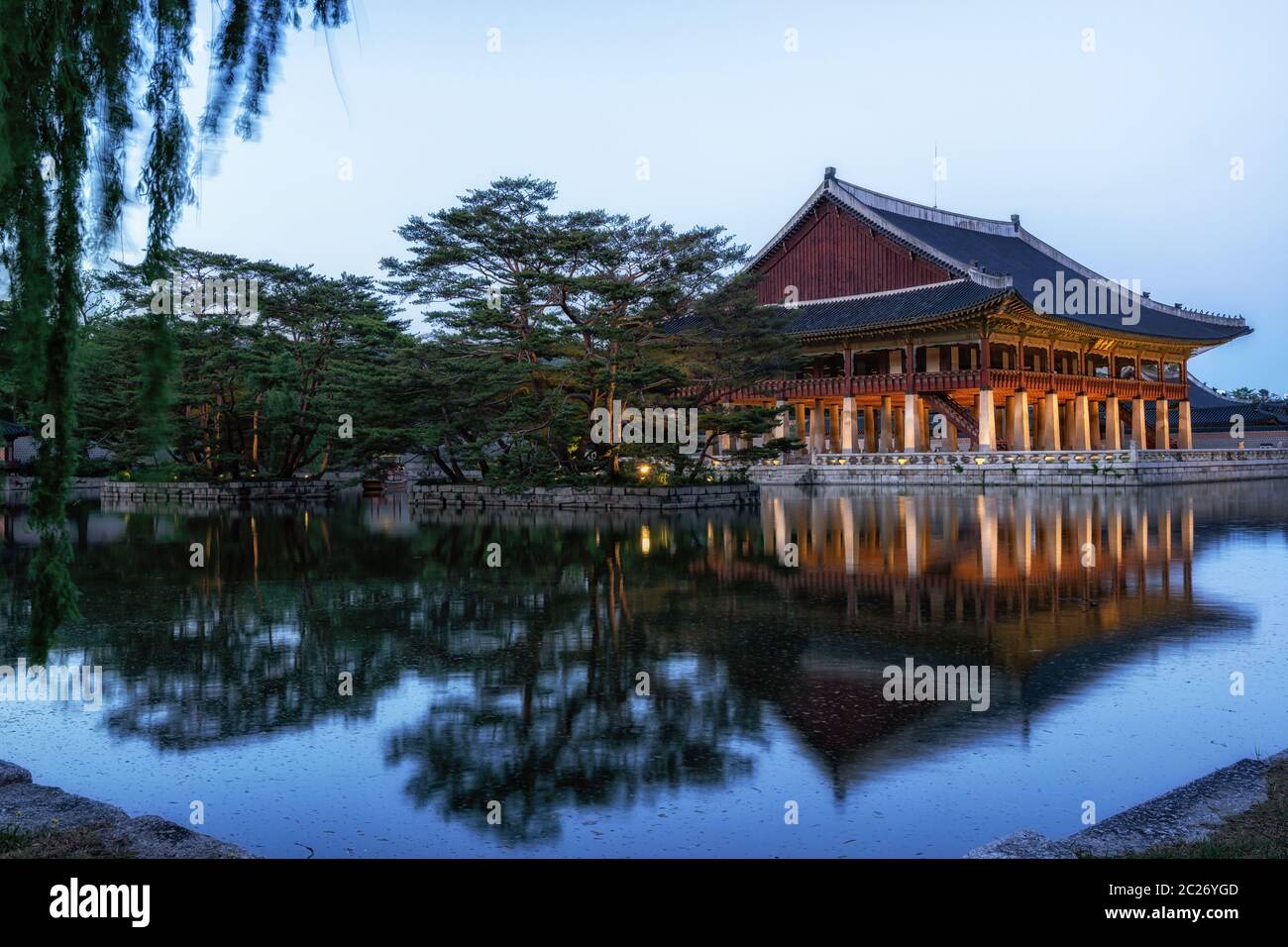 gyeonghoeru pavilion at night Stock Photo - Alamy