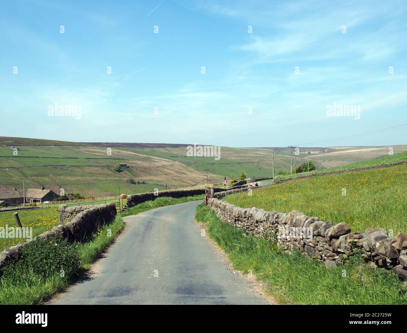 Rustic stone walls hi-res stock photography and images - Alamy