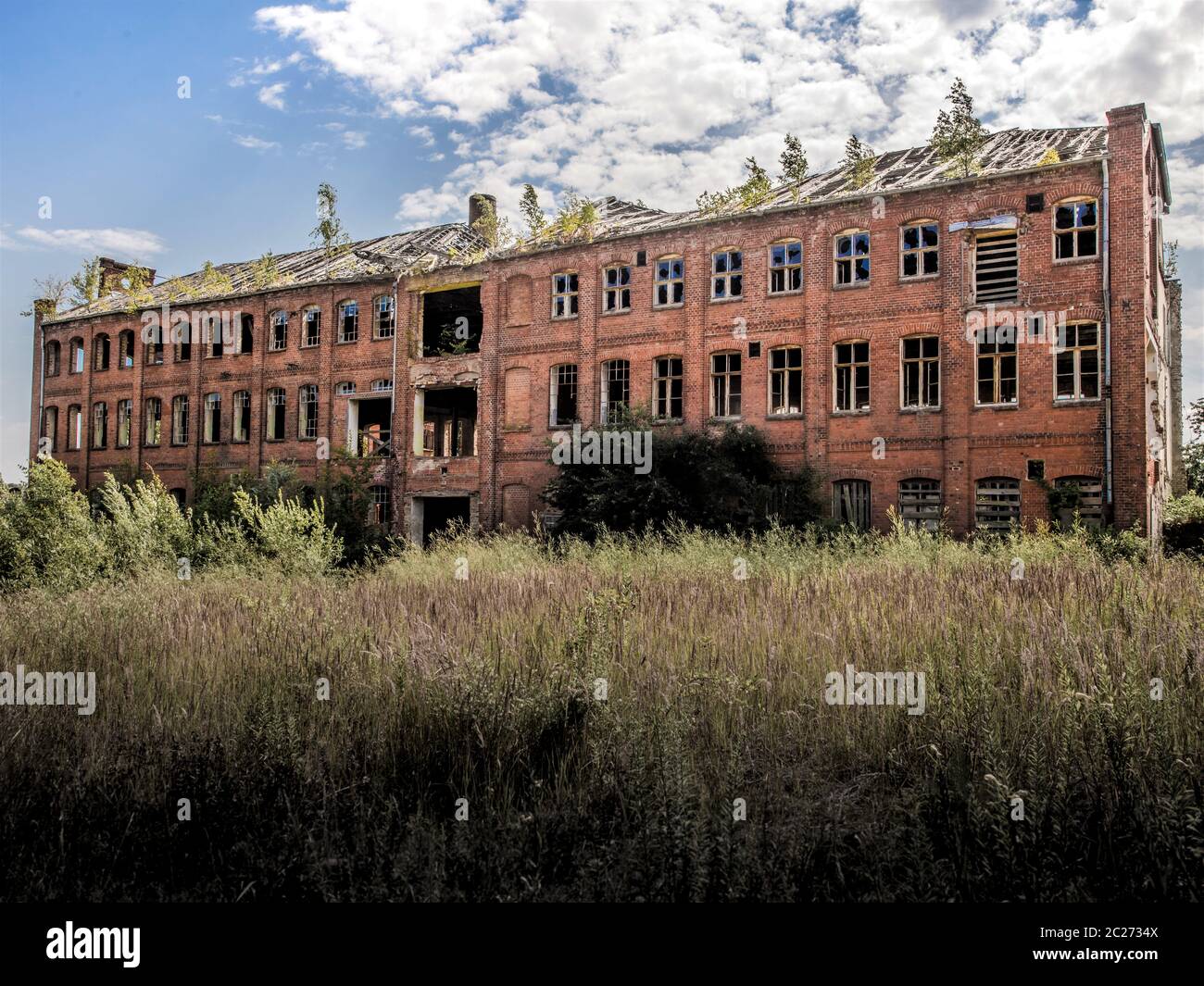 Sunken roof hi-res stock photography and images - Alamy